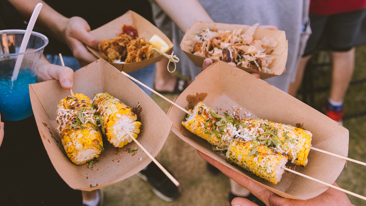 Le Festival StreetFood Montréal célèbre la cuisine de rue dans le Vieux ...