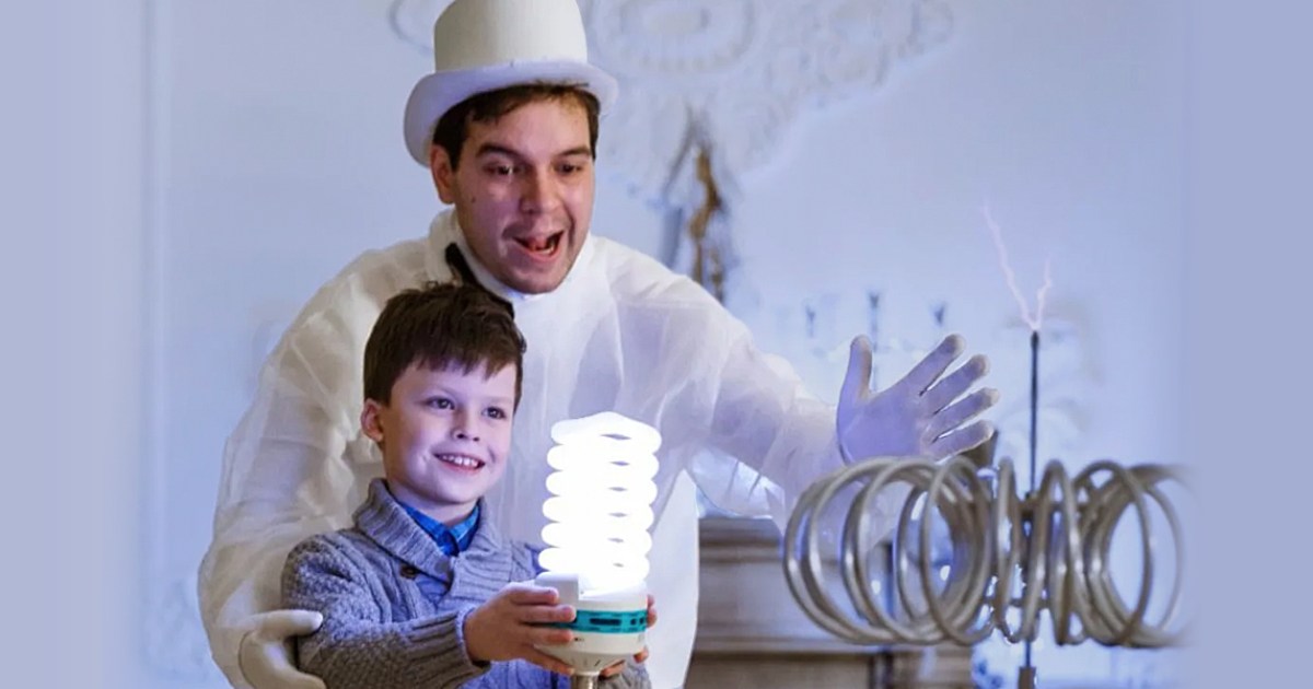 Tesla spectacle éclair | Journal Métro